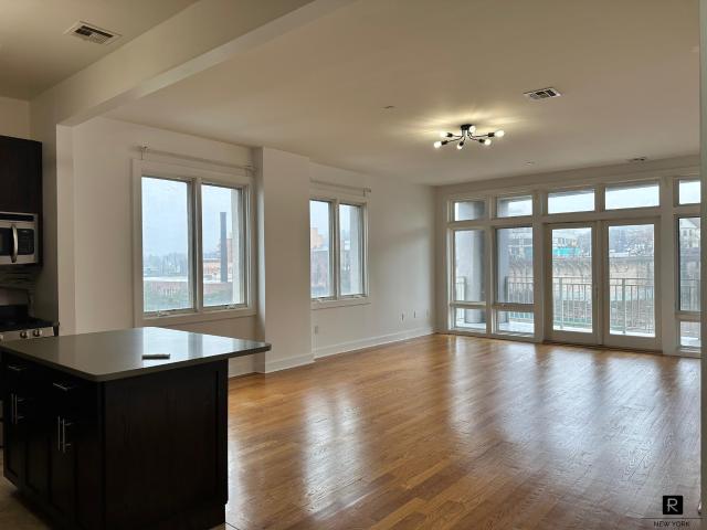 90 Bay Street Landing, Staten Island, NY