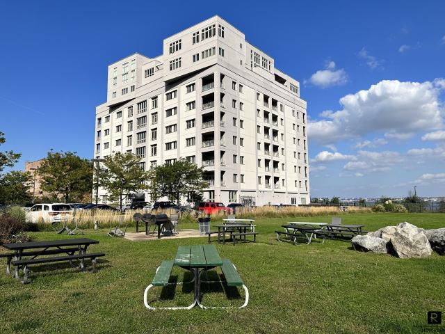 90 Bay Street Landing, Unit 4J