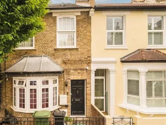 90 Beryl Road, London, W6 8JT, United Kingdom | 2 bed apartment for rent #168159209 | Rentberry