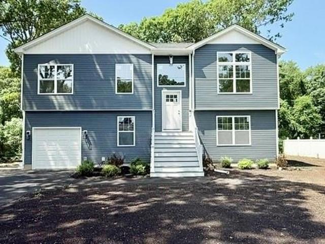 90 Church Dr, Mastic Beach, NY 11951