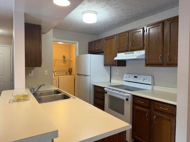 90 Creekwood Drive # 7