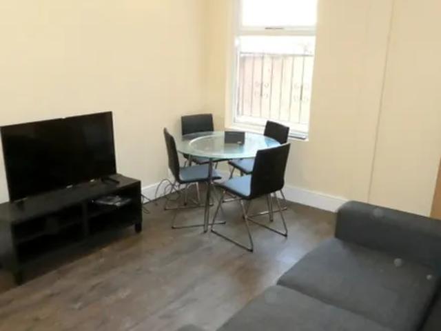 90 Daisy Bank Road, Victoria Park, Manchester, M14 5GJ, United Kingdom | 5 bed townhouse for rent #154597935 | Rentberry