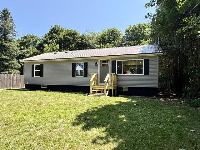 90 Downes St, Calais, ME 04619