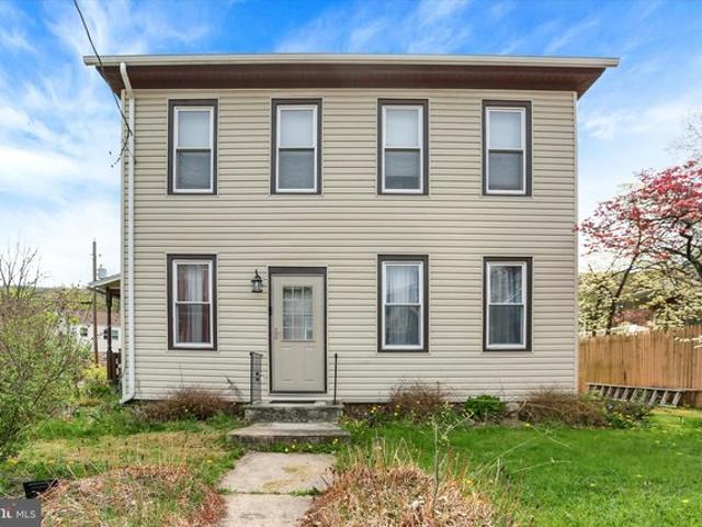 90 E Main St, Elizabethville, PA 17023