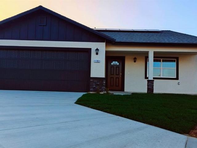 90 E Geary St, Fresno, CA 93706