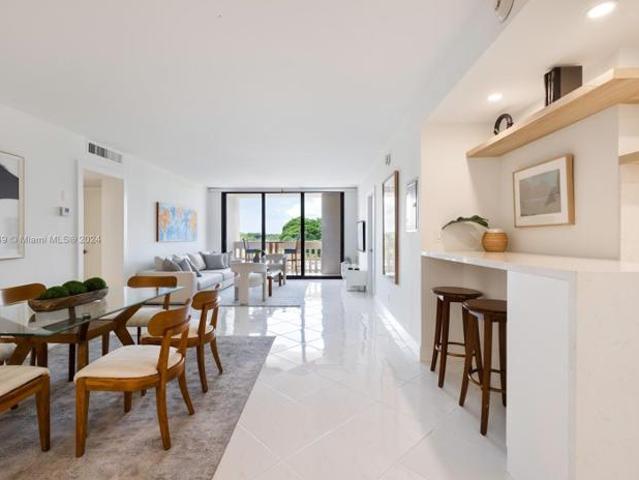 90 Edgewater Dr #715, Coral Gables, FL 33133