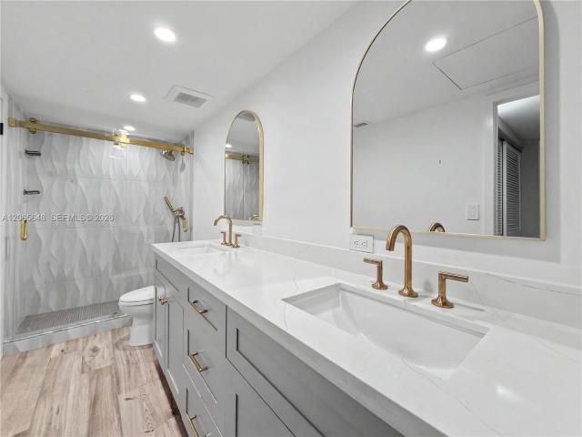 90 Edgewater Dr, 818, Coral Gables, FL