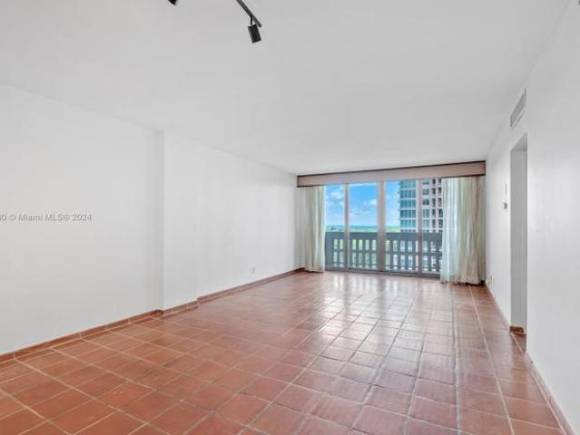 90 Edgewater Dr #908, Coral Gables, FL 33133