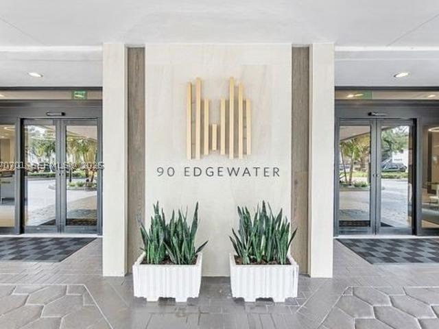 90 Edgewater Dr Apt 917, Coral Gables, FL 33133