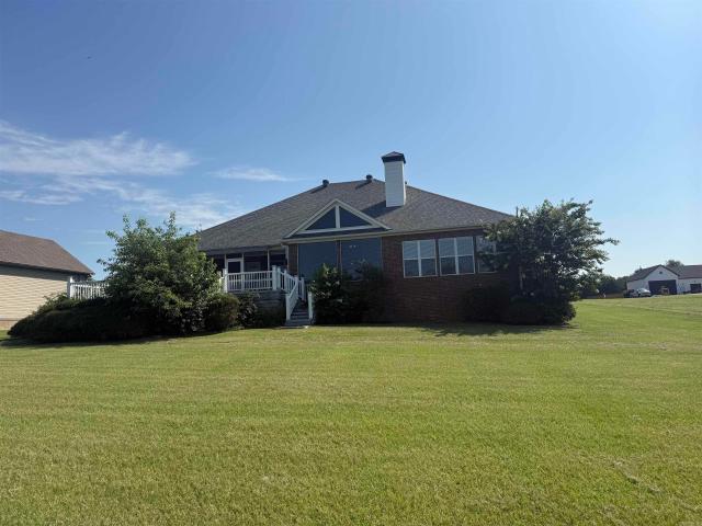 90 Emerald Lane