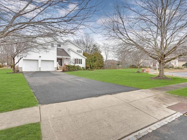 90 Georgetown Rd, Eatontown, NJ 07724 | MLS #22610