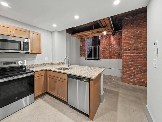 90 Grove St Unit LL2, Worcester, US, MA