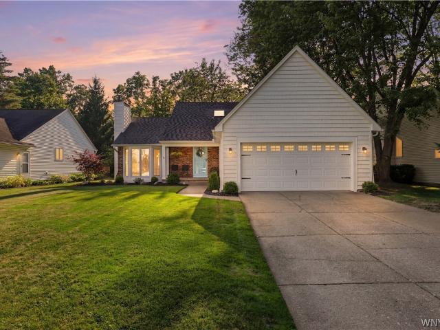 90 Grasspointe Drive