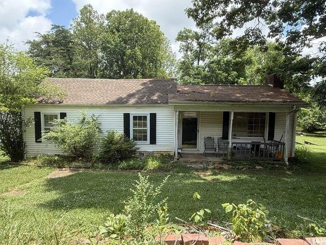 90 Harvey St, Rocky Mount, VA 24151