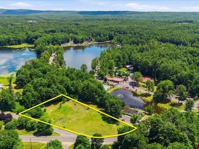 90 Heath Rd, Corinth, NY 12822
