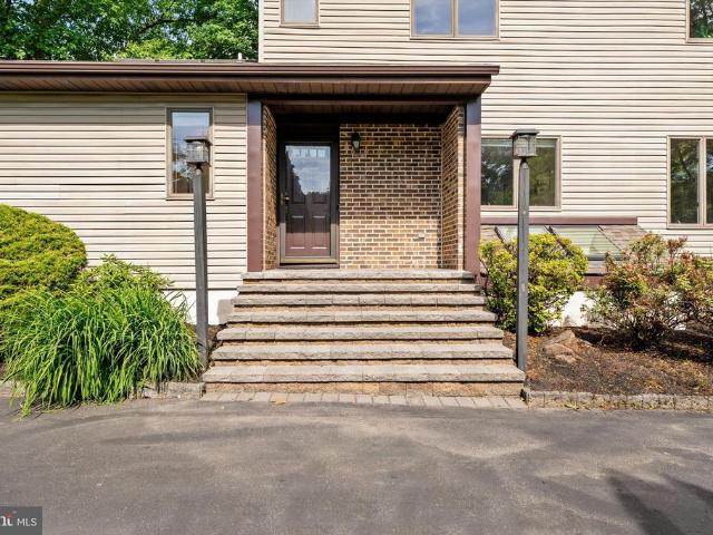 90 Hoover Avenue
