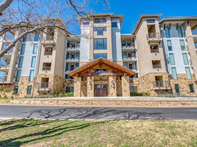 90 Island Dr, Horseshoe Bay, TX 78657