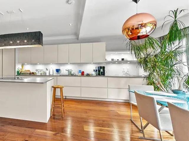 90 Kings Road, London, TW10 6EE, United Kingdom | 3 bed apartment for rent #138312473 | Rentberry