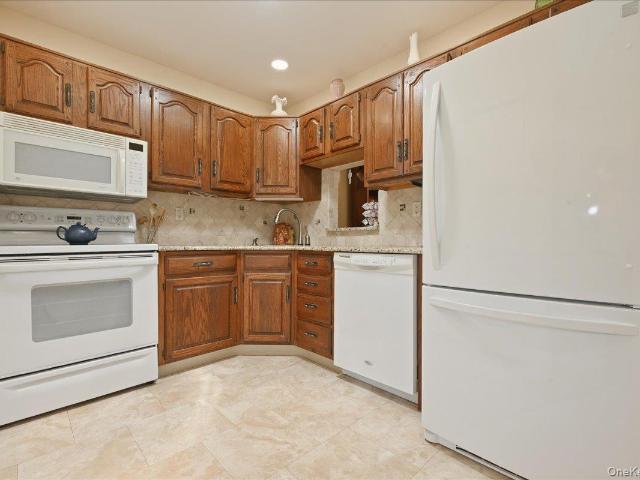 90 Knolls Drive