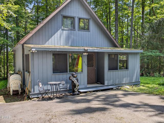 90 Lakeview Drive