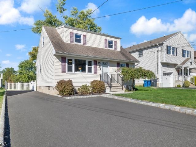 90 Linden St