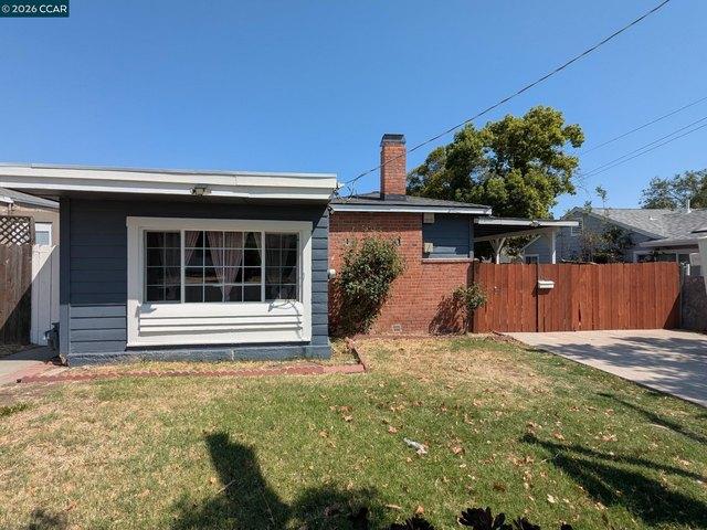 90 Linscheid Dr, Pittsburg, CA 94565