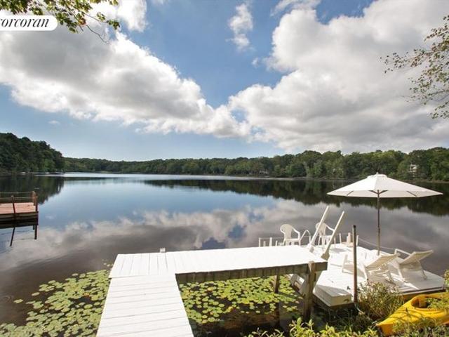 90 Little Fresh Pond Rd, Southampton, NY 11968