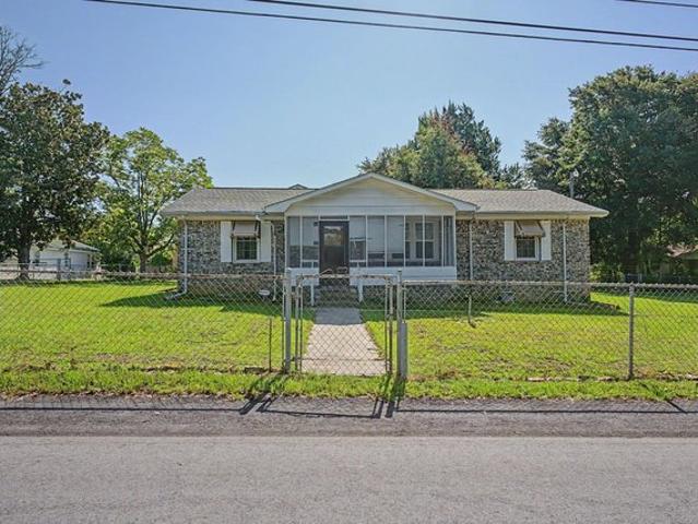 90 Lodge Cir, Blackville, SC 29817