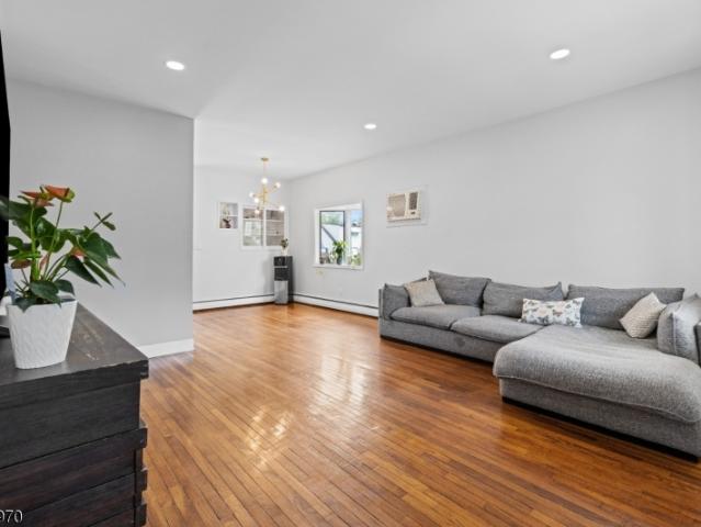 90 Maryknoll Rd