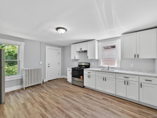 90 Montgomery Street Upper