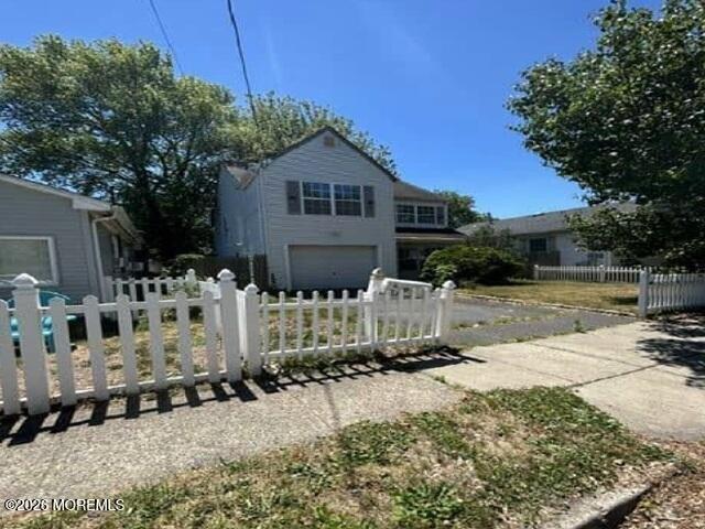 90 Monmouth Ave, Middletown, NJ 07748