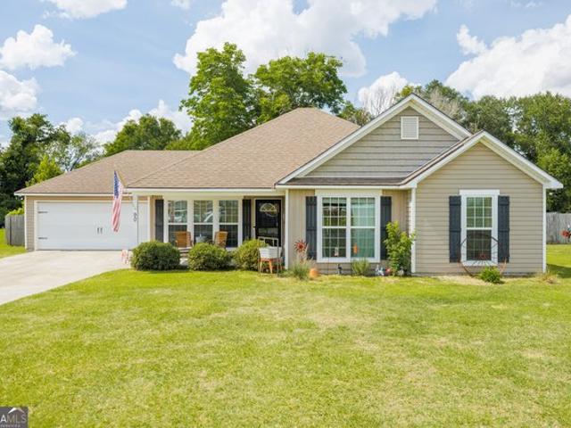 90 N Moody Dr, Ray City, GA 31645