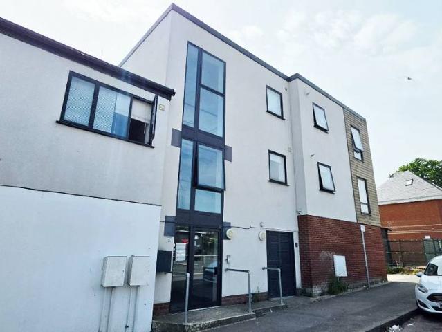 90 Pentland Avenue, Broomfield, Chelmsford, Essex CM1, Room to rent, £700 pcm | PrimeLocation