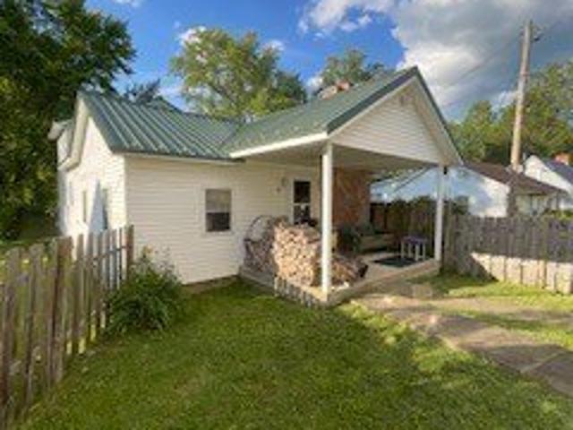 90 Riverside Ln, Tidioute, PA 16329