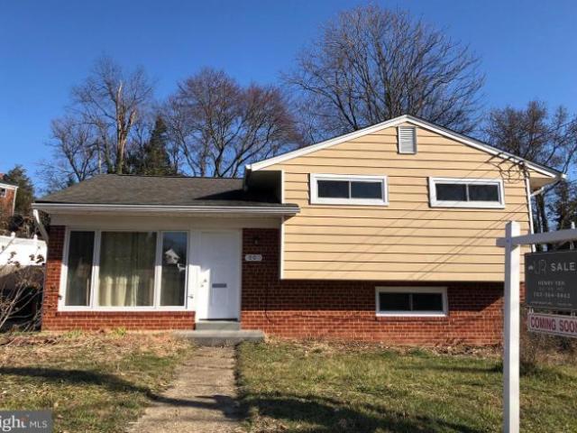90 S Iris St, Alexandria, VA 22304
