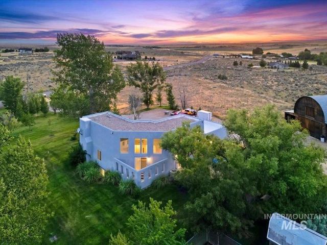 90 S Regina Rd, Mayfield, ID 83716