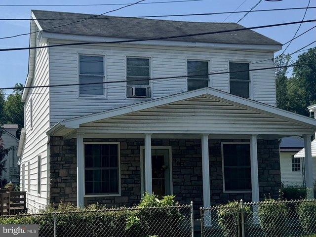 90 S State Rd, Tremont, PA 17981