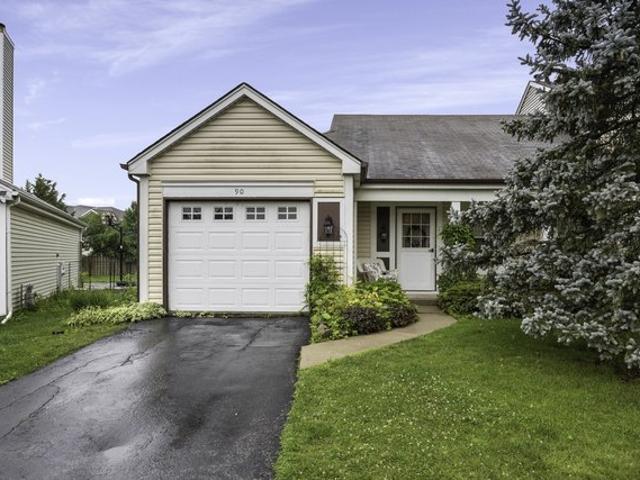 90 Sandhurst Rd, Mundelein, IL 60060