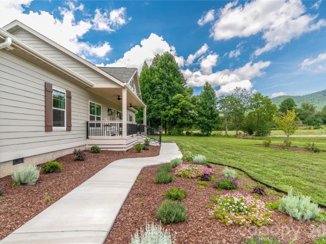 90 Saddle Club Lane
