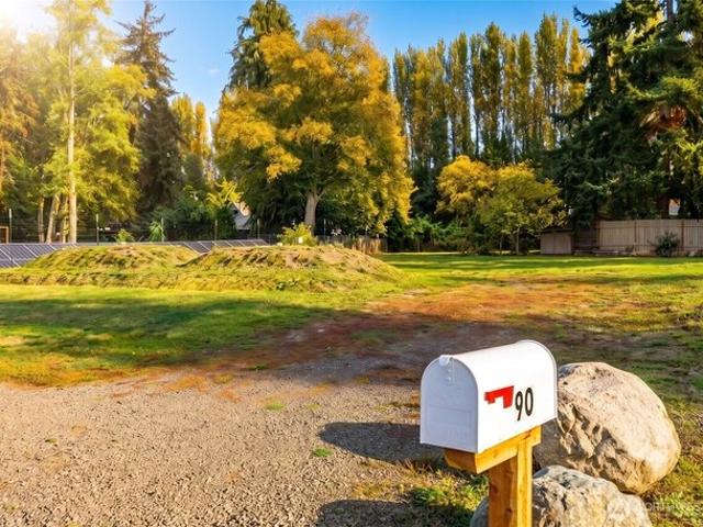 90 Serpentine Ave, Sequim, WA 98382