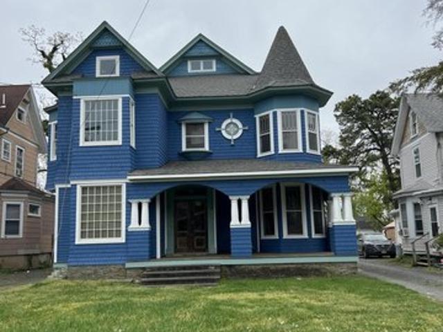 90 Shrewsbury Ave, Red Bank, NJ 07701