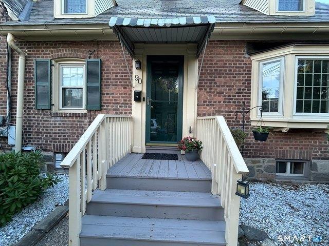 90 Sims St, Bridgeport, CT 06604
