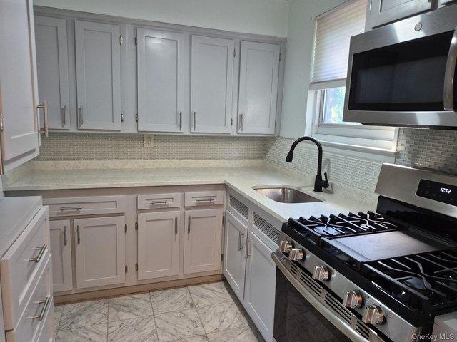 90 Spruce St Apt 2B, Yonkers, NY 10701