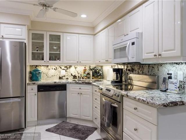 90 SW 5th Ave Apt 11, Boca Raton, FL 33432