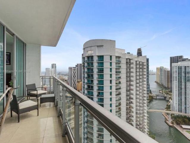 90 SW 3rd St #3903 Miami, FL 33130