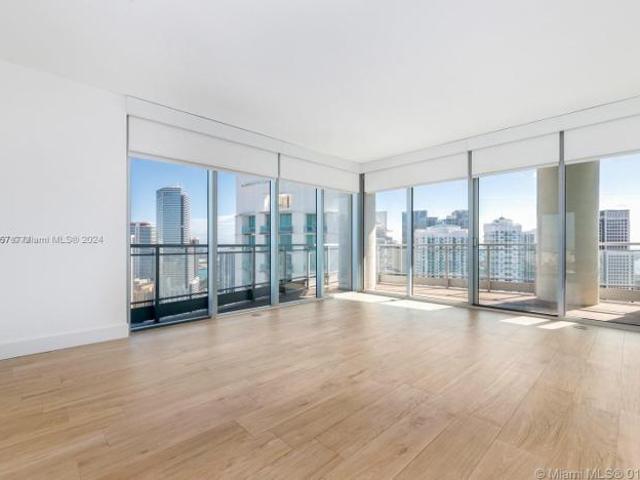 90 SW 3rd St #4004, Miami, FL 33130