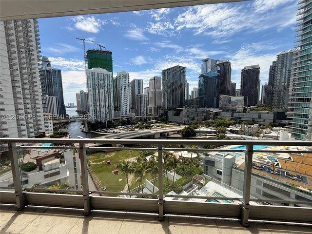90 SW 3rd St Apt 1801, Miami, FL 33130