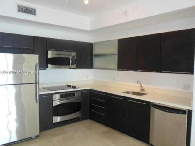 90 SW 3rd St Apt 1811, Miami, FL 33130