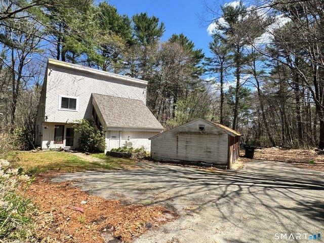 90 Stillman Rd, North Stonington, CT 06359