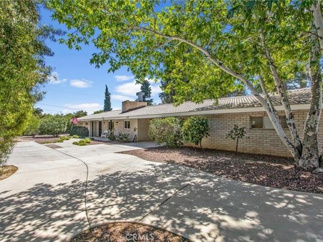 90 Summit Dr, Banning, CA 92220